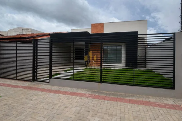 Casa à venda no bairro Abussafe em Londrina/PR