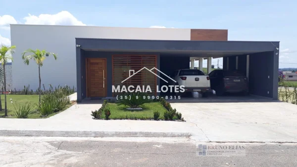 Casa Alto Padrão para Venda em Cond. Náutico Riviera do Lago Macaia-MG