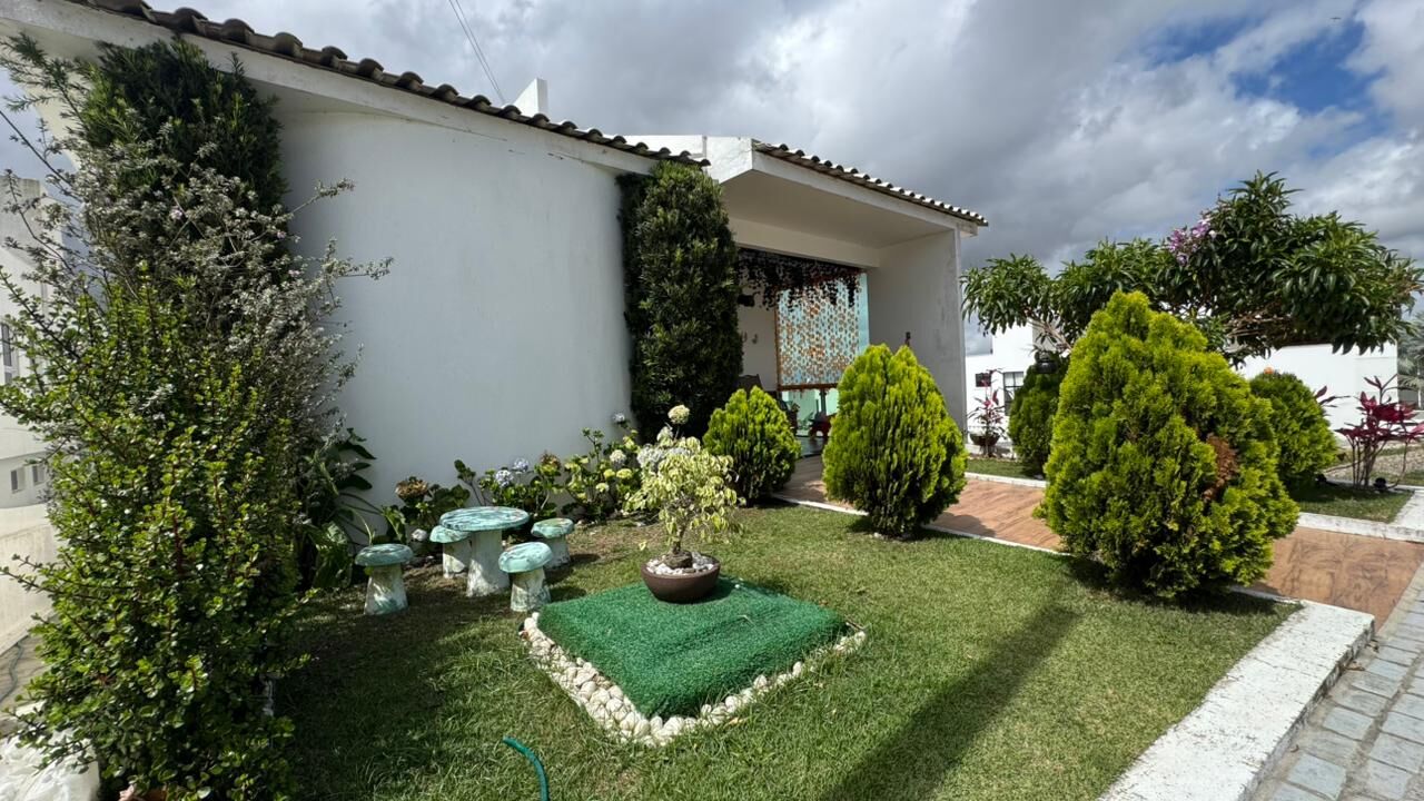 Casa Alto Padrão para aluguel R$4.500,00 Condomínio Bellevue - Garanhuns/PE