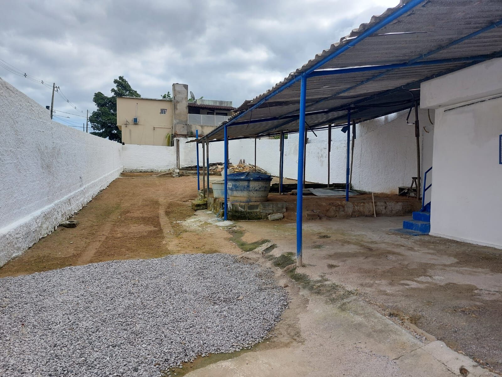 Pavilhão/Galpão para alugar por R$1.800,00 no bairro Aloísio Pinto ...