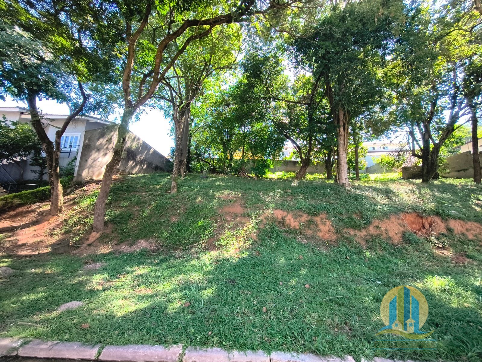 Terreno à venda no bairro Tarumã em Santana de Parnaíba/SP