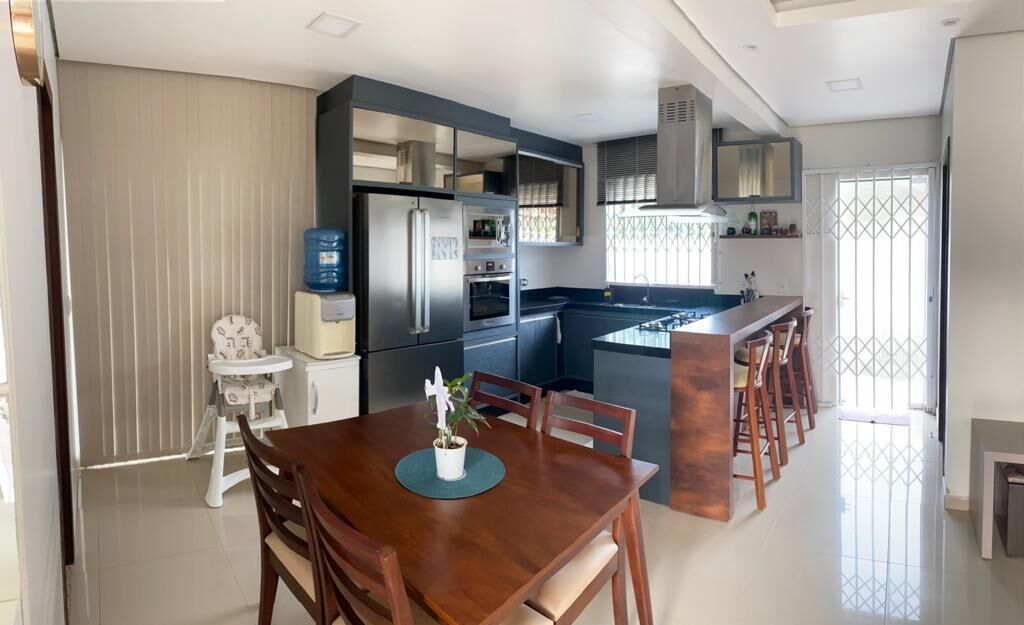 Sobrado à venda no bairro Sandra Regina em São Francisco do Sul/SC