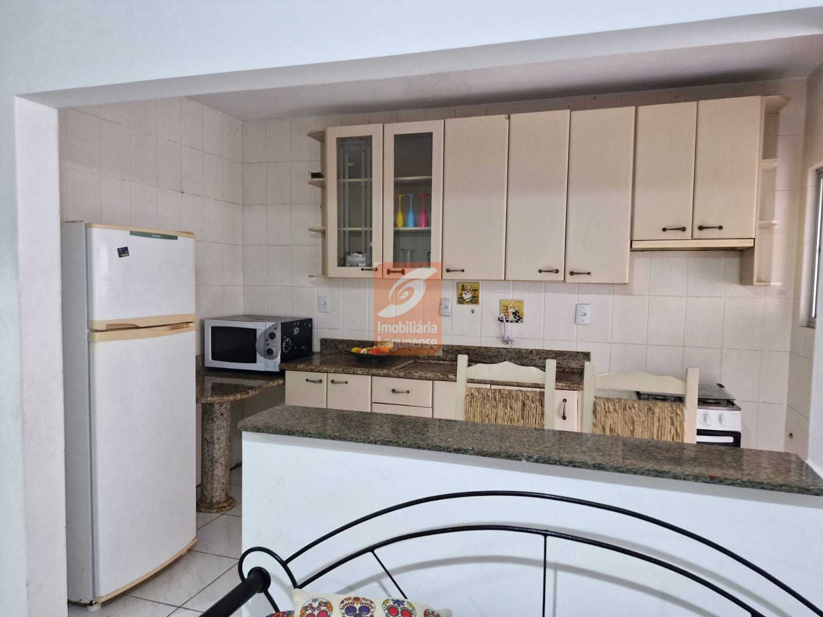 Apartamento para alugar no bairro Centro em Laguna/SC