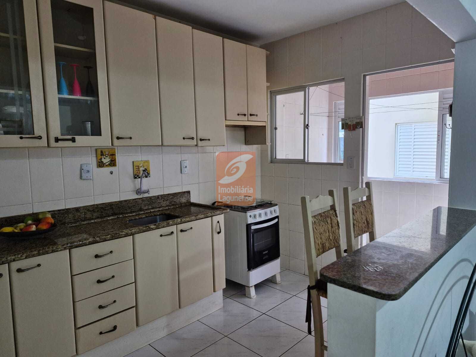 Apartamento para alugar no bairro Centro em Laguna/SC